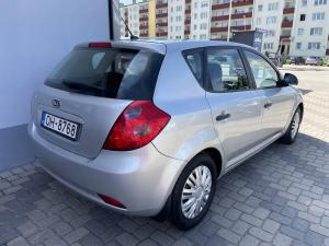 Pelēks Kia Ceed 2007 Talsi, ar dzinēja tilpumu 1.40 L un nobraukumu 245 tūkst. km par 1600 €, foto 4 vietnē AUTOMOTO.COM.LV