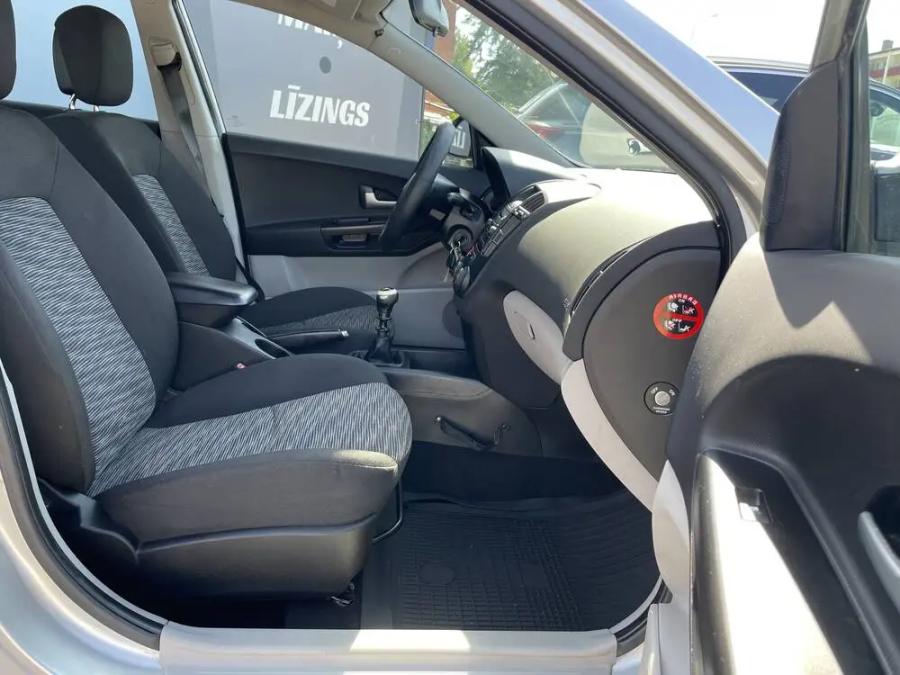 Pelēks Kia Ceed 2007 Talsi, ar dzinēja tilpumu 1.40 L un nobraukumu 245 tūkst. km par 1600 €, foto 10 vietnē AUTOMOTO.COM.LV