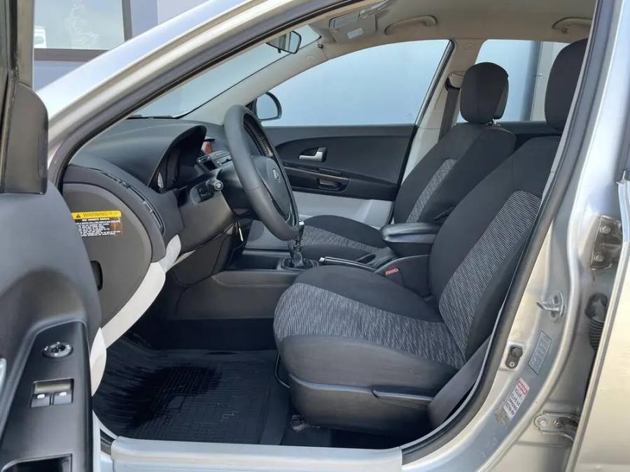 Pelēks Kia Ceed 2007 Talsi, ar dzinēja tilpumu 1.40 L un nobraukumu 245 tūkst. km par 1600 €, foto 18 vietnē AUTOMOTO.COM.LV