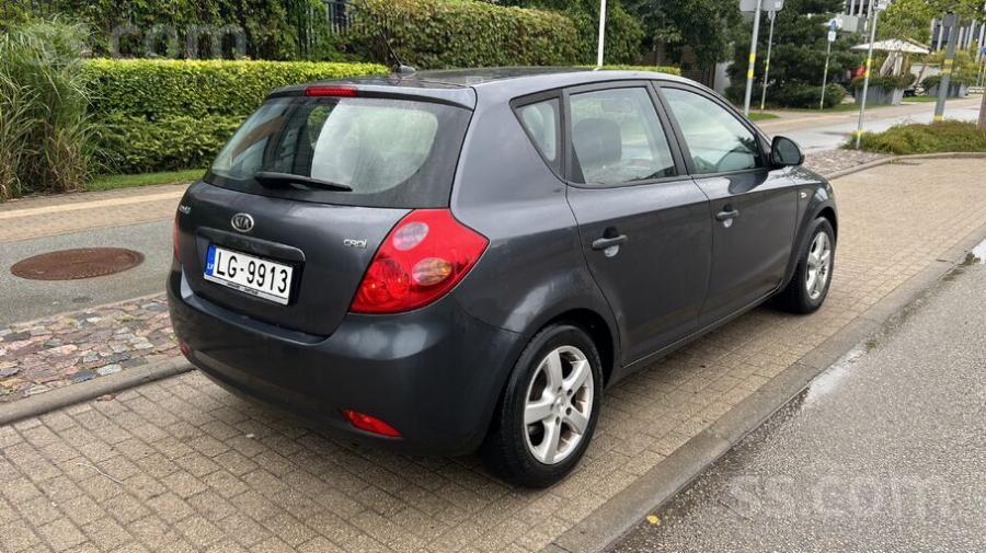 Pelēks Kia Ceed 2007 Bauska, ar dzinēja tilpumu 1.60 L un nobraukumu 306 tūkst. km par 2500 €, foto 3 vietnē AUTOMOTO.COM.LV
