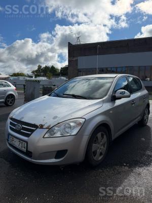 Pelēks Kia Ceed 2007 Rīga, ar dzinēja tilpumu 1.60 L un nobraukumu 739 tūkst. km par 690 €, foto  vietnē AUTOMOTO.COM.LV