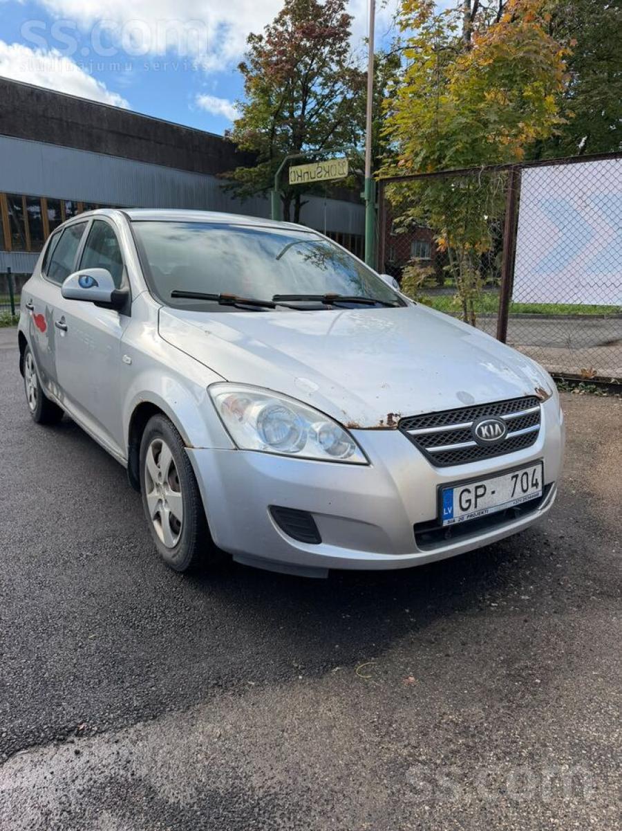 Pelēks Kia Ceed 2007 Rīga, ar dzinēja tilpumu 1.60 L un nobraukumu 739 tūkst. km par 690 €, foto 3 vietnē AUTOMOTO.COM.LV