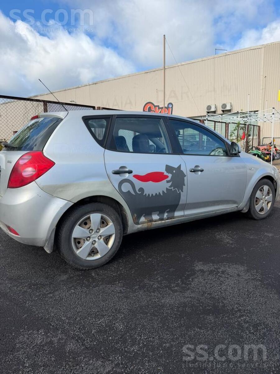 Pelēks Kia Ceed 2007 Rīga, ar dzinēja tilpumu 1.60 L un nobraukumu 739 tūkst. km par 690 €, foto 4 vietnē AUTOMOTO.COM.LV
