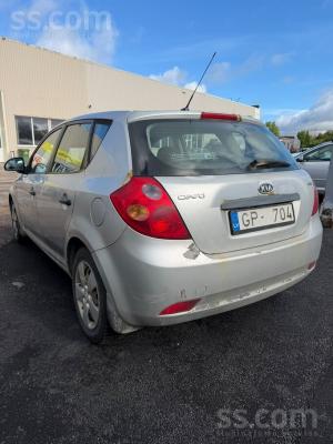 Pelēks Kia Ceed 2007 Rīga, ar dzinēja tilpumu 1.60 L un nobraukumu 739 tūkst. km par 690 €, foto 5 vietnē AUTOMOTO.COM.LV