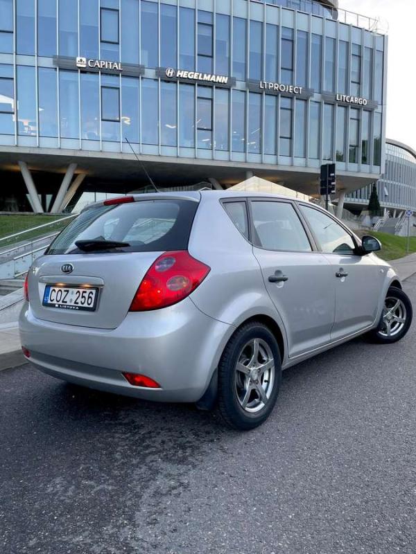 Grey Kia Ceed 2007 in Vilnius, with an engine capacity of 1.60 L and mileage of 213 thousand km for 1650 €, photo 11 on AUTOMOTO.COM.LV