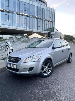 Grey Kia Ceed 2007 in Vilnius, with an engine capacity of 1.60 L and mileage of 213 thousand km for 1650 €, photo  on AUTOMOTO.COM.LV