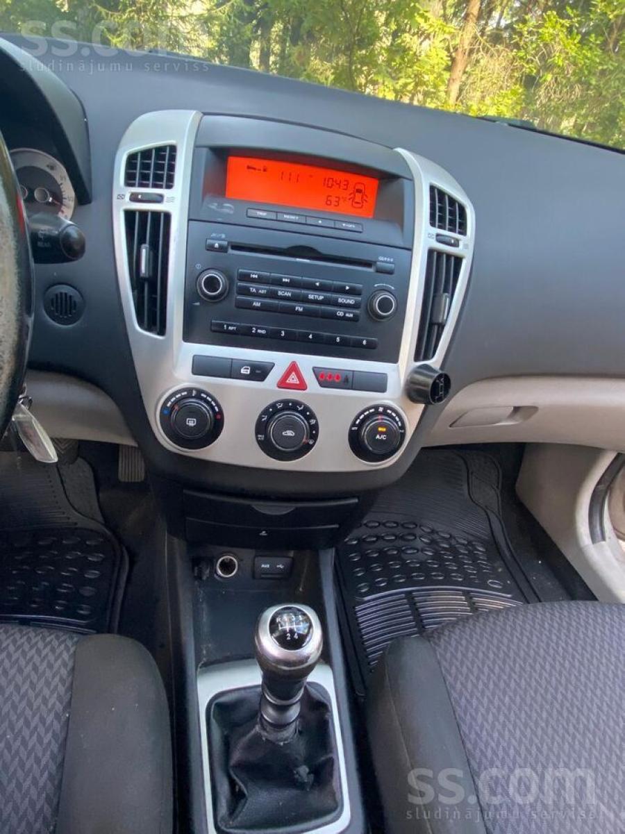Grey Kia Ceed 2007 in Valka, with an engine capacity of 1.60 L and mileage of 339 thousand km for 900 €, photo 7 on AUTOMOTO.COM.LV