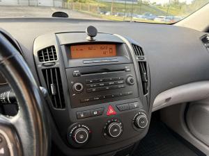 Grey Kia Ceed 2007 in Vilnius, with an engine capacity of 1.59 L and mileage of 138 thousand km for 1950 €, photo 12 on AUTOMOTO.COM.LV