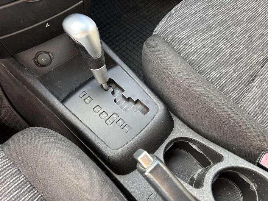 Grey Kia Ceed 2007 in Vilnius, with an engine capacity of 1.59 L and mileage of 138 thousand km for 1950 €, photo 13 on AUTOMOTO.COM.LV