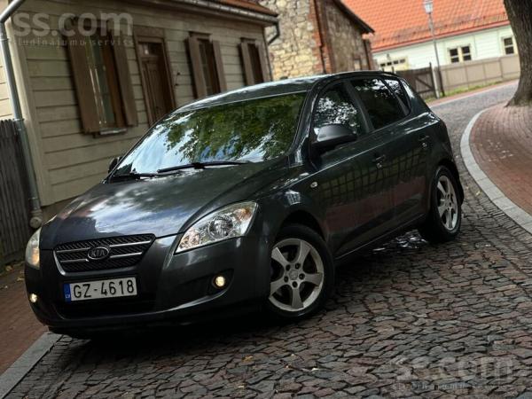 Pelēks Kia Ceed 2007 Cēsis, ar dzinēja tilpumu 1.60 L un nobraukumu 325 tūkst. km par 1990 €, foto 3 vietnē AUTOMOTO.COM.LV