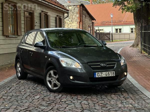Pelēks Kia Ceed 2007 Cēsis, ar dzinēja tilpumu 1.60 L un nobraukumu 325 tūkst. km par 1990 €, foto 4 vietnē AUTOMOTO.COM.LV