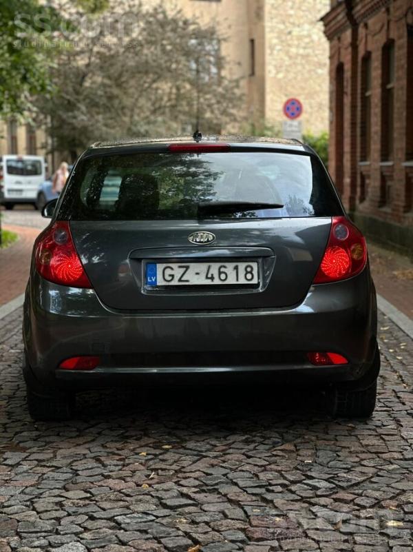 Pelēks Kia Ceed 2007 Cēsis, ar dzinēja tilpumu 1.60 L un nobraukumu 325 tūkst. km par 1990 €, foto 11 vietnē AUTOMOTO.COM.LV