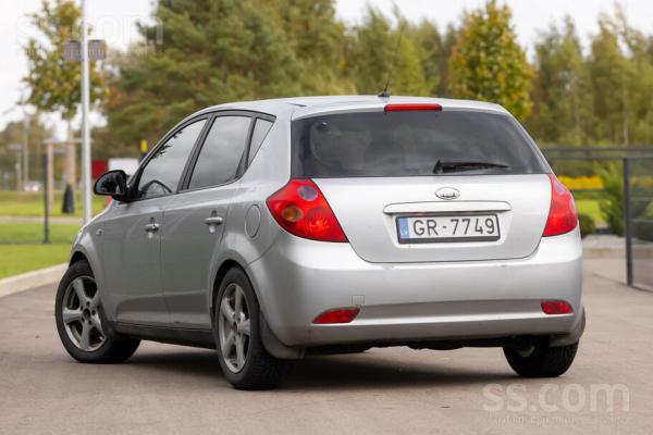 Pelēks Kia Ceed 2007 Jelgava, ar dzinēja tilpumu 1.60 L un nobraukumu 0 tūkst. km par 950 €, foto 5 vietnē AUTOMOTO.COM.LV