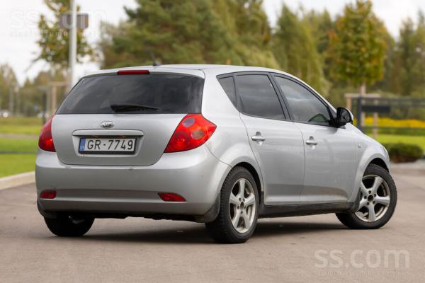 Pelēks Kia Ceed 2007 Jelgava, ar dzinēja tilpumu 1.60 L un nobraukumu 0 tūkst. km par 950 €, foto 7 vietnē AUTOMOTO.COM.LV