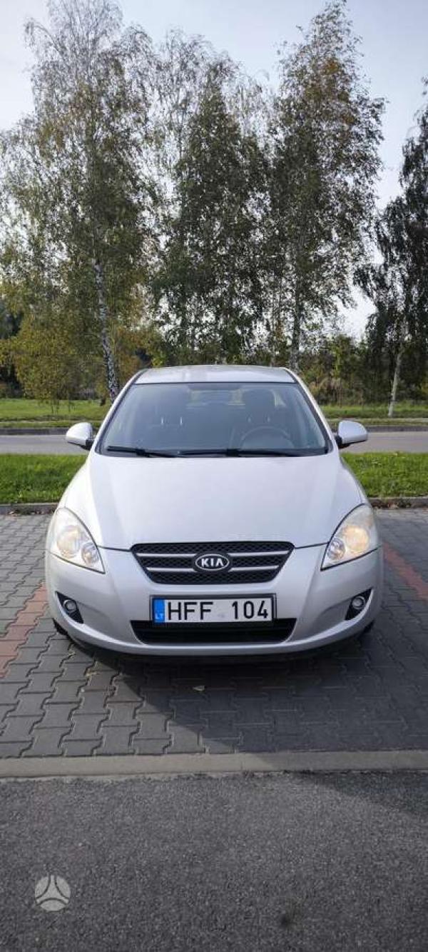 Pelēks Kia Ceed 2007 Viļņa, ar dzinēja tilpumu 1.40 L un nobraukumu 180 tūkst. km par 1400 €, foto 1 vietnē AUTOMOTO.COM.LV