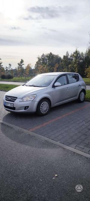 Pelēks Kia Ceed 2007 Viļņa, ar dzinēja tilpumu 1.40 L un nobraukumu 180 tūkst. km par 1400 €, foto 3 vietnē AUTOMOTO.COM.LV