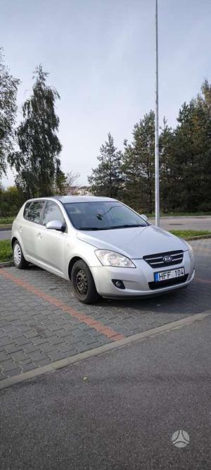 Pelēks Kia Ceed 2007 Viļņa, ar dzinēja tilpumu 1.40 L un nobraukumu 180 tūkst. km par 1400 €, foto 4 vietnē AUTOMOTO.COM.LV
