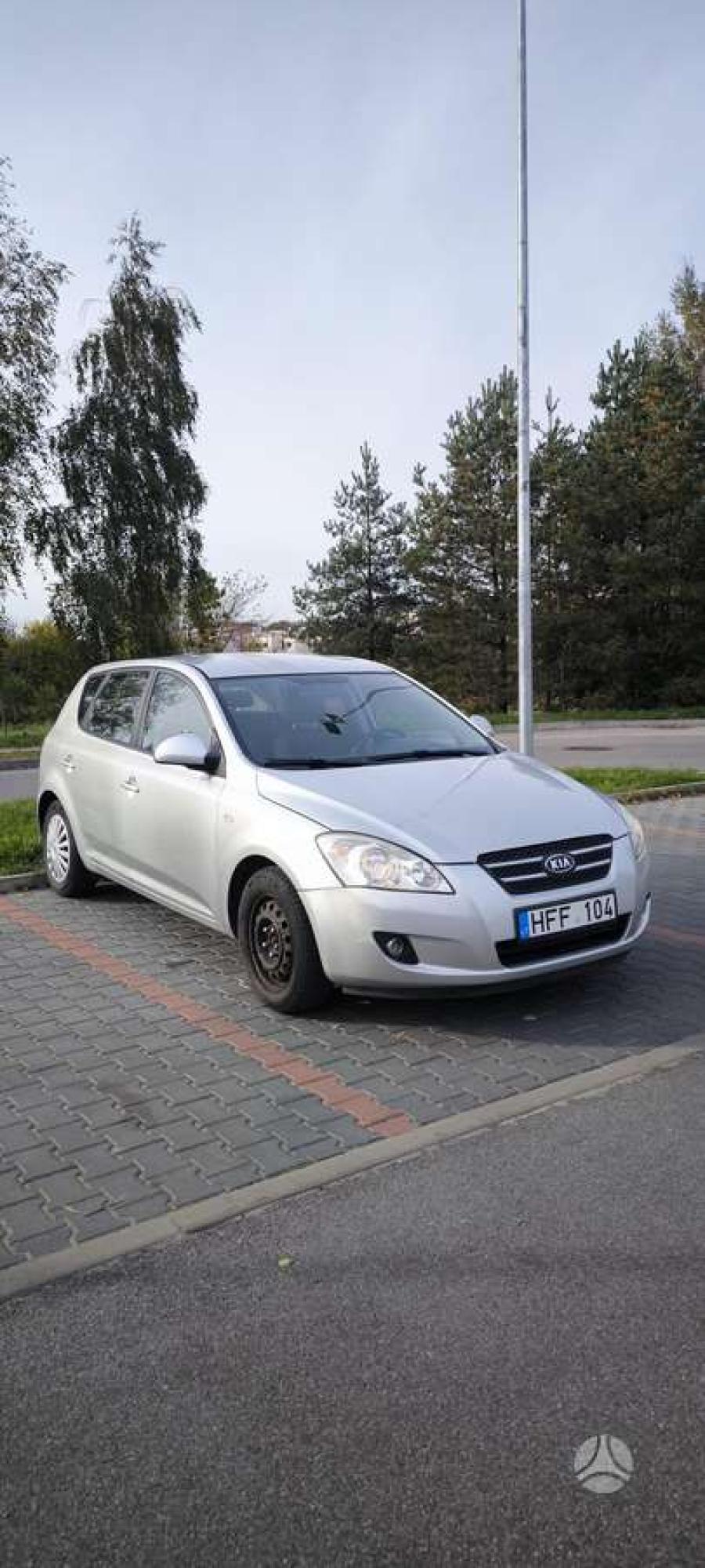 Pelēks Kia Ceed 2007 Viļņa, ar dzinēja tilpumu 1.40 L un nobraukumu 180 tūkst. km par 1400 €, foto 4 vietnē AUTOMOTO.COM.LV