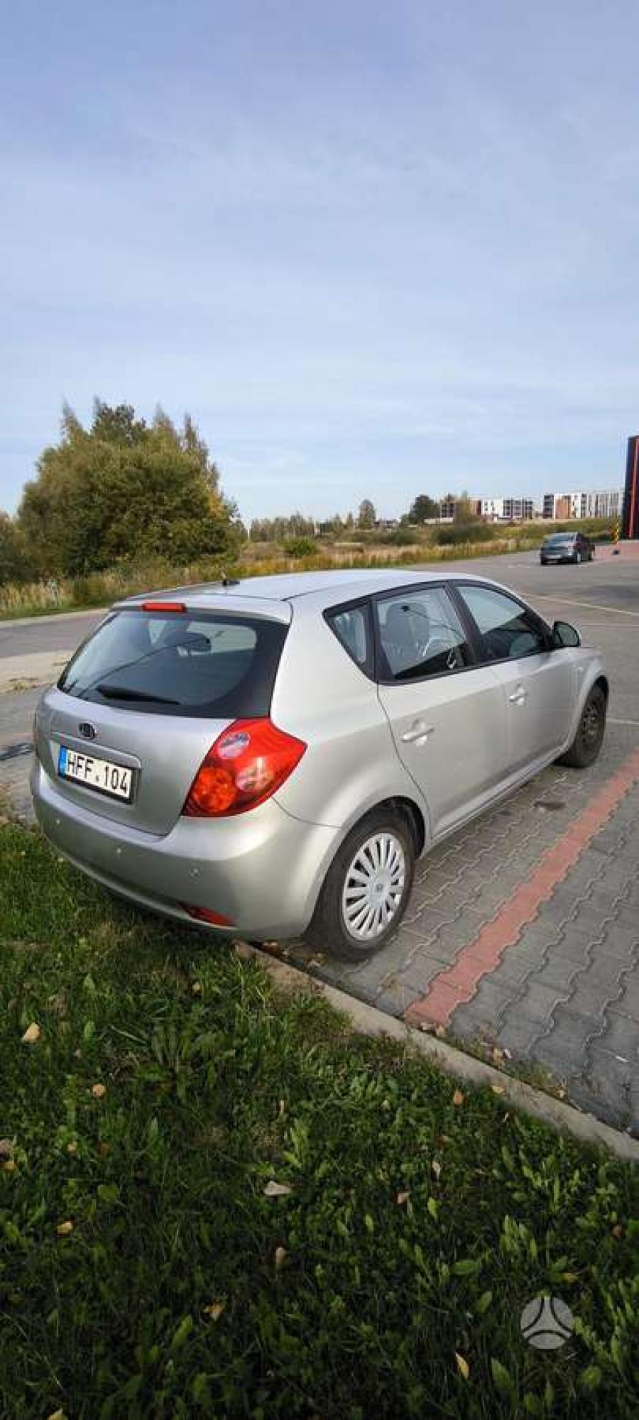 Pelēks Kia Ceed 2007 Viļņa, ar dzinēja tilpumu 1.40 L un nobraukumu 180 tūkst. km par 1400 €, foto 7 vietnē AUTOMOTO.COM.LV