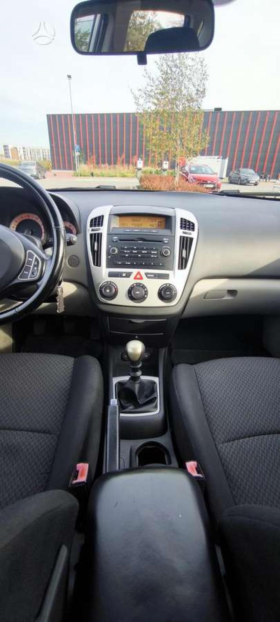Pelēks Kia Ceed 2007 Viļņa, ar dzinēja tilpumu 1.40 L un nobraukumu 180 tūkst. km par 1400 €, foto 9 vietnē AUTOMOTO.COM.LV