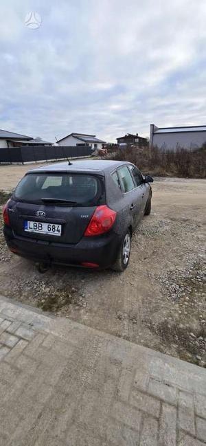 Grey Kia Ceed 2008 in Klaipeda, with an engine capacity of 1.58 L and mileage of 333 thousand km for 1300 €, photo 4 on AUTOMOTO.COM.LV