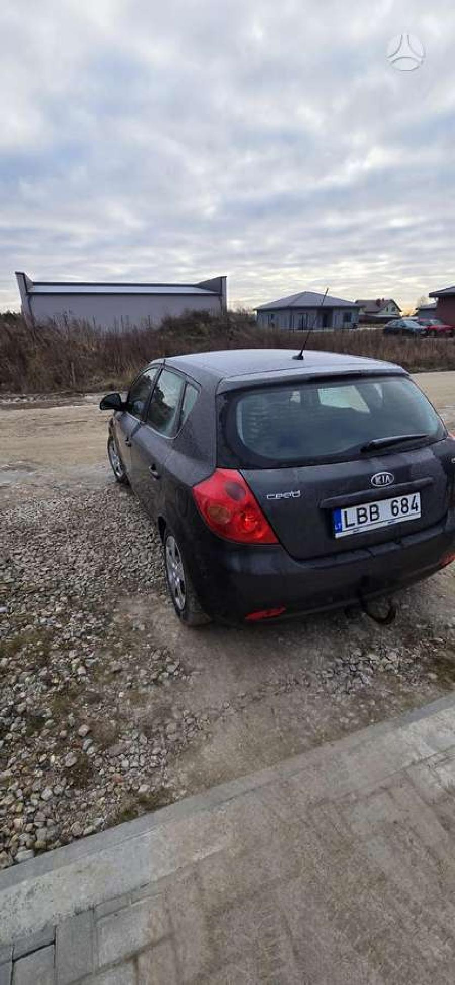 Grey Kia Ceed 2008 in Klaipeda, with an engine capacity of 1.58 L and mileage of 333 thousand km for 1300 €, photo 5 on AUTOMOTO.COM.LV