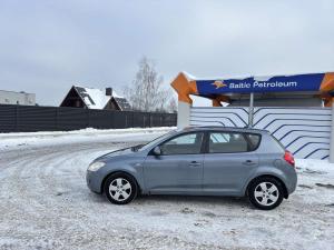 Pelēks Kia Ceed 2008 Viļņa, ar dzinēja tilpumu 1.58 L un nobraukumu 170 tūkst. km par 1350 €, foto 3 vietnē AUTOMOTO.COM.LV