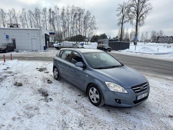 Pelēks Kia Ceed 2008 Viļņa, ar dzinēja tilpumu 1.58 L un nobraukumu 170 tūkst. km par 1350 €, foto 6 vietnē AUTOMOTO.COM.LV