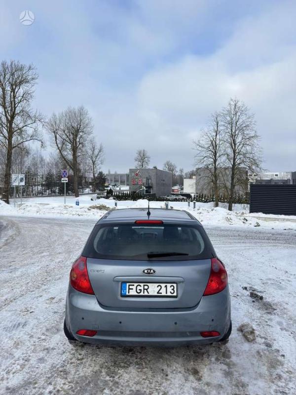 Pelēks Kia Ceed 2008 Viļņa, ar dzinēja tilpumu 1.58 L un nobraukumu 170 tūkst. km par 1350 €, foto 8 vietnē AUTOMOTO.COM.LV