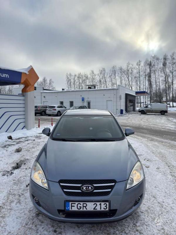 Pelēks Kia Ceed 2008 Viļņa, ar dzinēja tilpumu 1.58 L un nobraukumu 170 tūkst. km par 1350 €, foto 9 vietnē AUTOMOTO.COM.LV