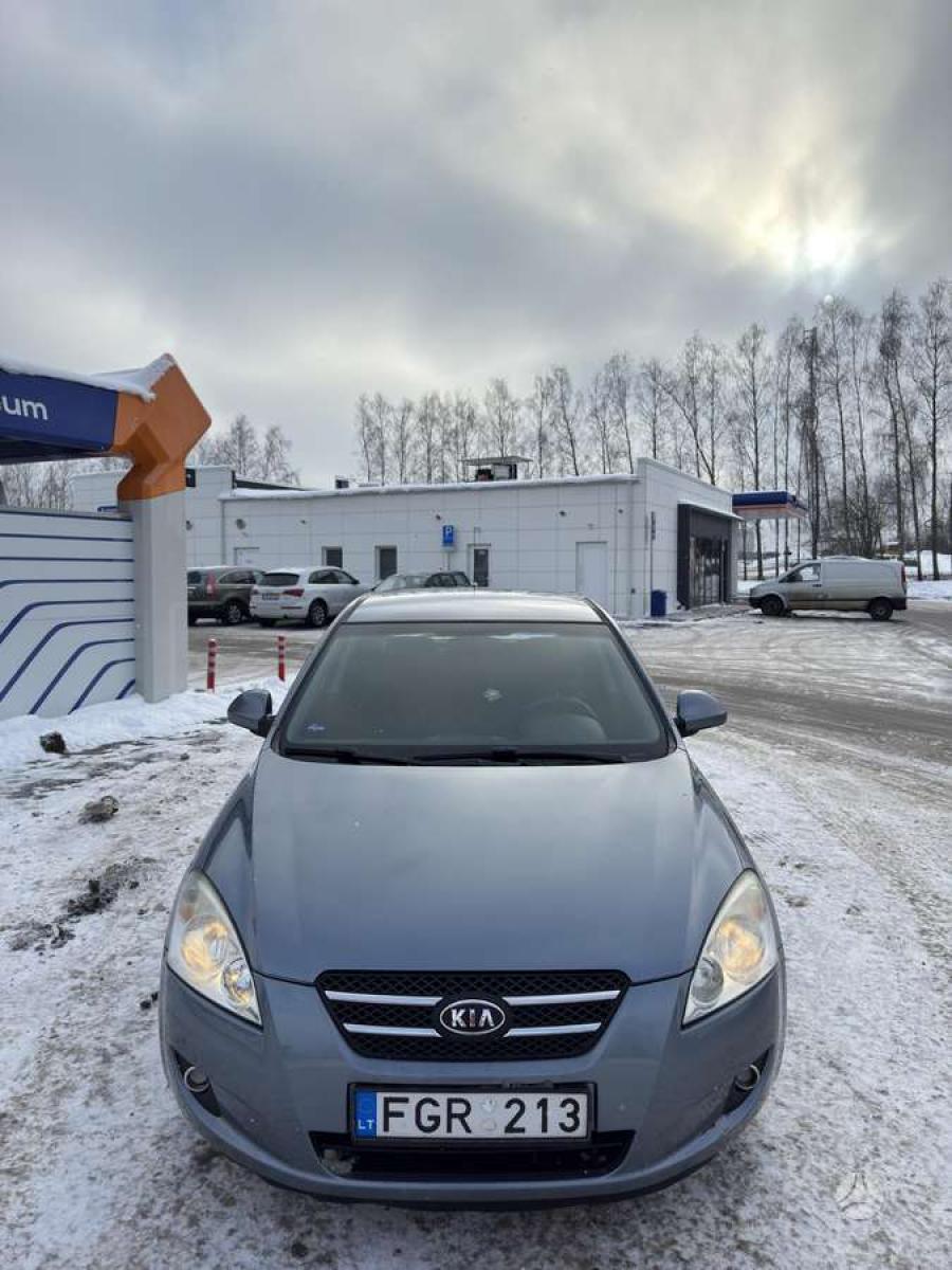 Pelēks Kia Ceed 2008 Viļņa, ar dzinēja tilpumu 1.58 L un nobraukumu 170 tūkst. km par 1350 €, foto 9 vietnē AUTOMOTO.COM.LV