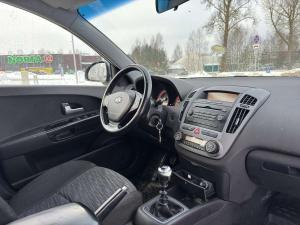 Pelēks Kia Ceed 2008 Viļņa, ar dzinēja tilpumu 1.58 L un nobraukumu 170 tūkst. km par 1350 €, foto 11 vietnē AUTOMOTO.COM.LV