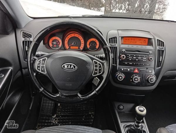Pelēks Kia Ceed 2008 Telšiai, ar dzinēja tilpumu 1.60 L un nobraukumu 334 tūkst. km par 1750 €, foto 4 vietnē AUTOMOTO.COM.LV