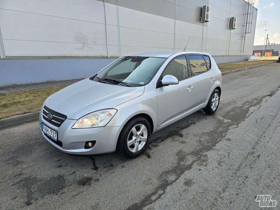 Grey Kia Ceed 2008 in Radviliskis, with an engine capacity of 1.60 L and mileage of 359 thousand km for 1550 €, photo 1 on AUTOMOTO.COM.LV
