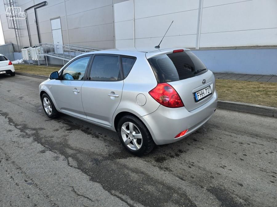 Grey Kia Ceed 2008 in Radviliskis, with an engine capacity of 1.60 L and mileage of 359 thousand km for 1550 €, photo 4 on AUTOMOTO.COM.LV