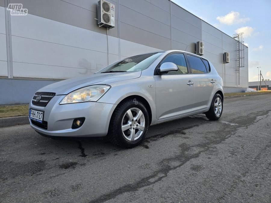 Grey Kia Ceed 2008 in Radviliskis, with an engine capacity of 1.60 L and mileage of 359 thousand km for 1550 €, photo 6 on AUTOMOTO.COM.LV