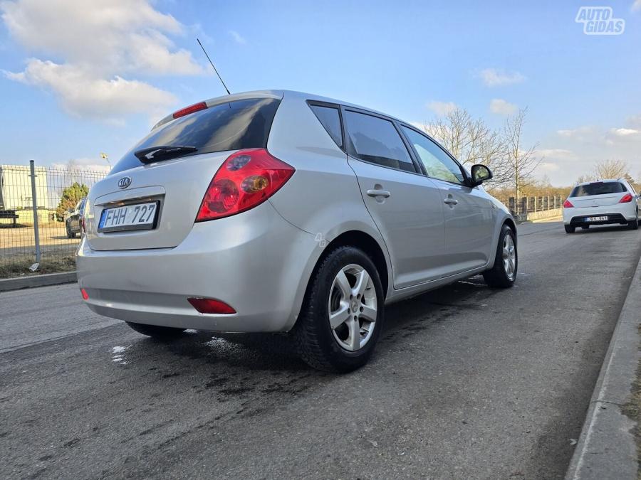 Grey Kia Ceed 2008 in Radviliskis, with an engine capacity of 1.60 L and mileage of 359 thousand km for 1550 €, photo 8 on AUTOMOTO.COM.LV