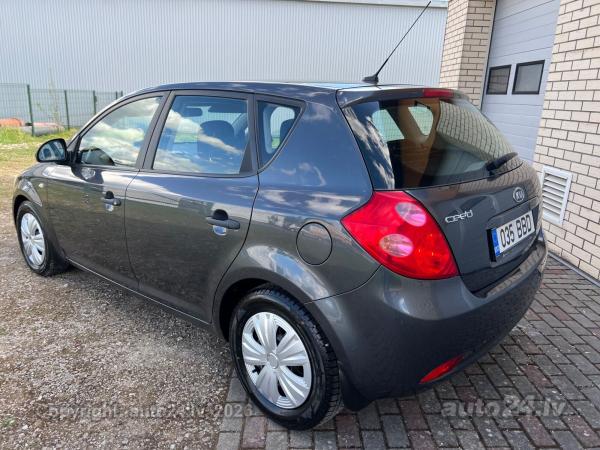 Pelēks Kia Ceed 2008 Paide, ar dzinēja tilpumu 1.40 L un nobraukumu 90 tūkst. km par 3399 €, foto 3 vietnē AUTOMOTO.COM.LV