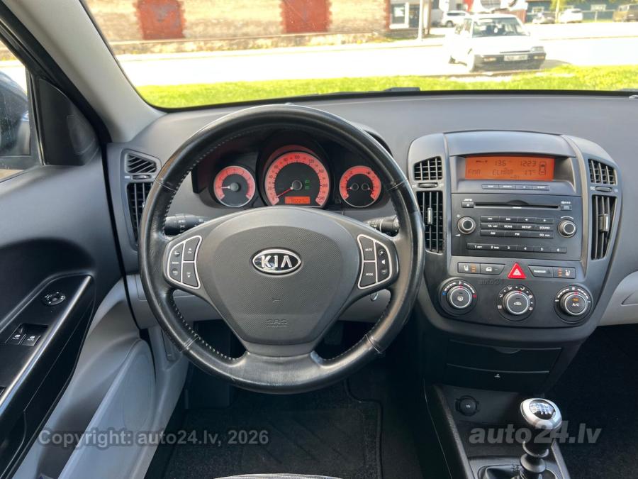Grey Kia Ceed 2008 in Paide, with an engine capacity of 1.40 L and mileage of 90 thousand km for 3399 €, photo 11 on AUTOMOTO.COM.LV