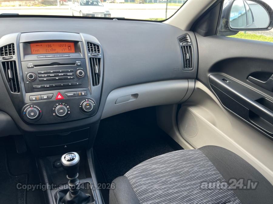 Grey Kia Ceed 2008 in Paide, with an engine capacity of 1.40 L and mileage of 90 thousand km for 3399 €, photo 12 on AUTOMOTO.COM.LV