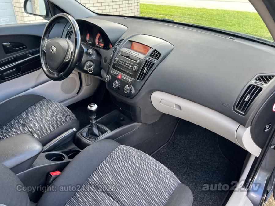 Grey Kia Ceed 2008 in Paide, with an engine capacity of 1.40 L and mileage of 90 thousand km for 3399 €, photo 13 on AUTOMOTO.COM.LV