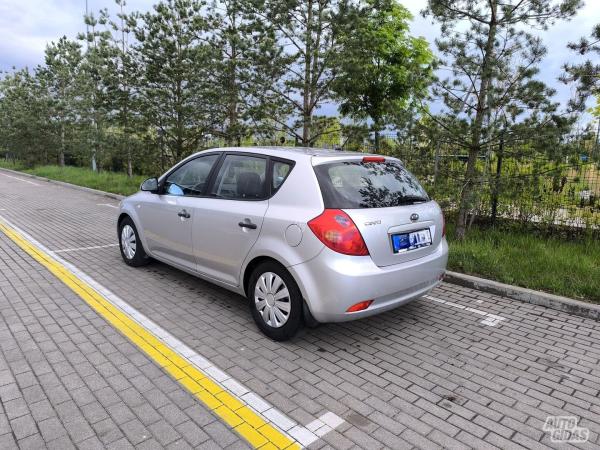 Pelēks Kia Ceed 2008 Kauņa, ar dzinēja tilpumu 1.60 L un nobraukumu 231 tūkst. km par 2350 €, foto 6 vietnē AUTOMOTO.COM.LV