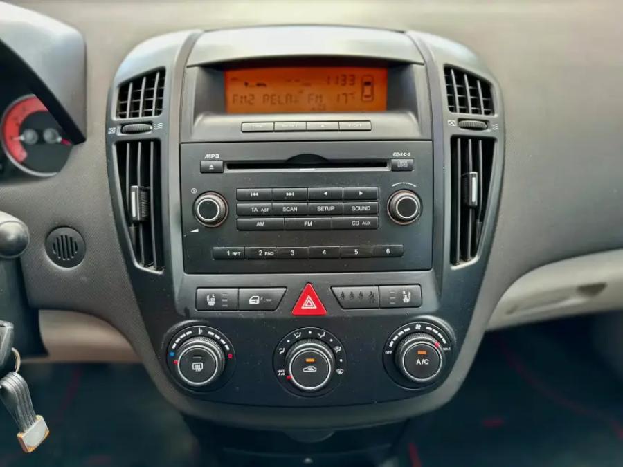 Pelēks Kia Ceed 2008 Jelgava, ar dzinēja tilpumu 1.60 L un nobraukumu 252 tūkst. km par 990 €, foto 15 vietnē AUTOMOTO.COM.LV