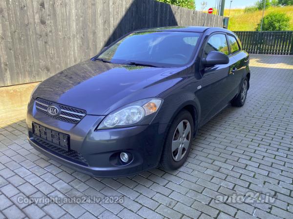 Grey Kia Ceed 2008 in Tallinn, with an engine capacity of 1.60 L and mileage of 275 thousand km for 3490 €, photo 1 on AUTOMOTO.COM.LV