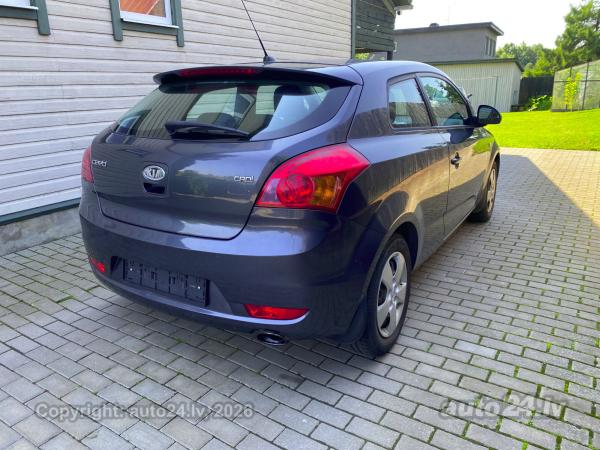 Grey Kia Ceed 2008 in Tallinn, with an engine capacity of 1.60 L and mileage of 275 thousand km for 3490 €, photo 4 on AUTOMOTO.COM.LV