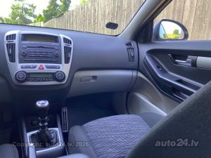 Pelēks Kia Ceed 2008 Tallina, ar dzinēja tilpumu 1.60 L un nobraukumu 275 tūkst. km par 3490 €, foto 12 vietnē AUTOMOTO.COM.LV