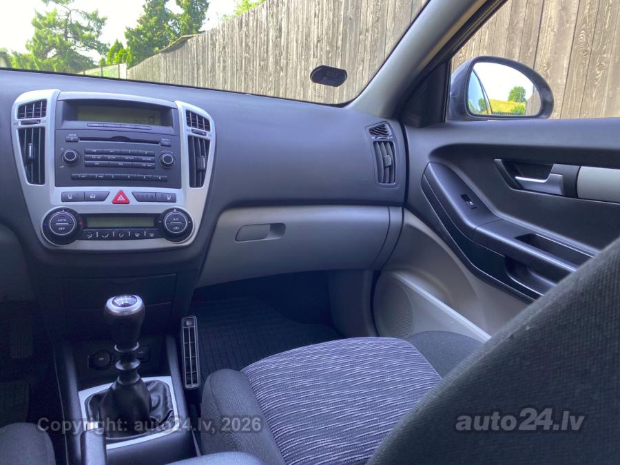 Pelēks Kia Ceed 2008 Tallina, ar dzinēja tilpumu 1.60 L un nobraukumu 275 tūkst. km par 3490 €, foto 12 vietnē AUTOMOTO.COM.LV