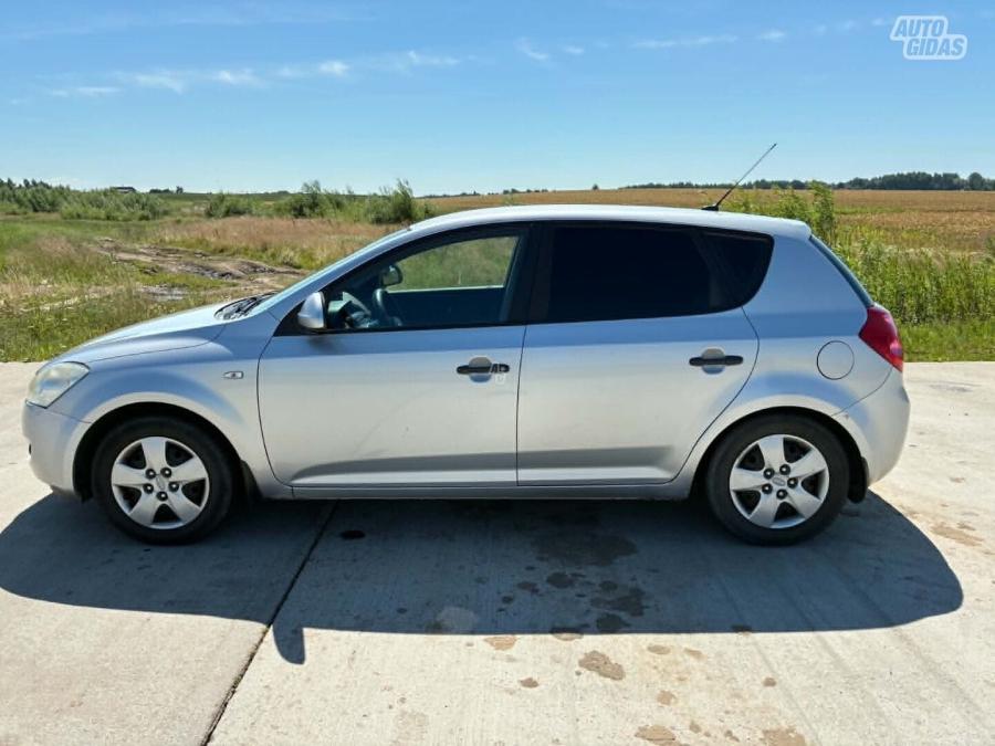 Grey Kia Ceed 2008 in Klaipeda, with an engine capacity of 1.40 L and mileage of 224 thousand km for 1600 €, photo 3 on AUTOMOTO.COM.LV