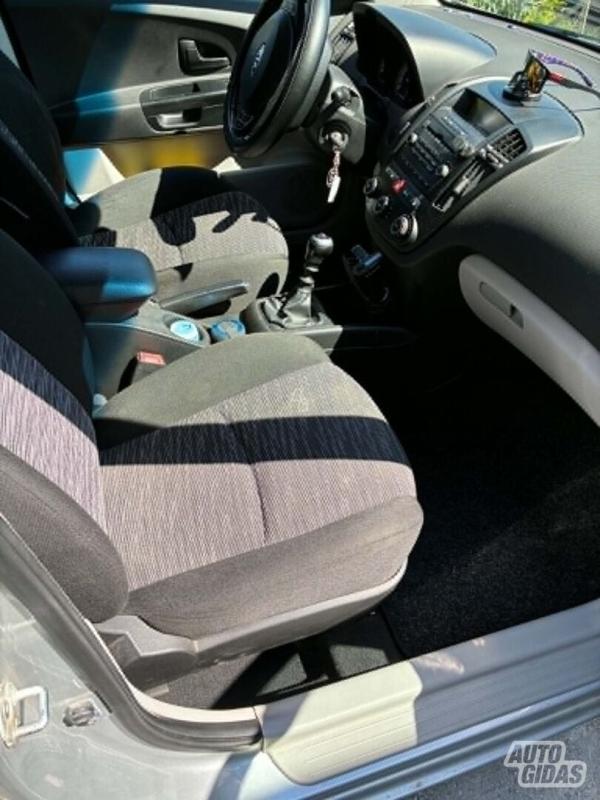 Pelēks Kia Ceed 2008 Klaipėda, ar dzinēja tilpumu 1.40 L un nobraukumu 224 tūkst. km par 1600 €, foto 6 vietnē AUTOMOTO.COM.LV