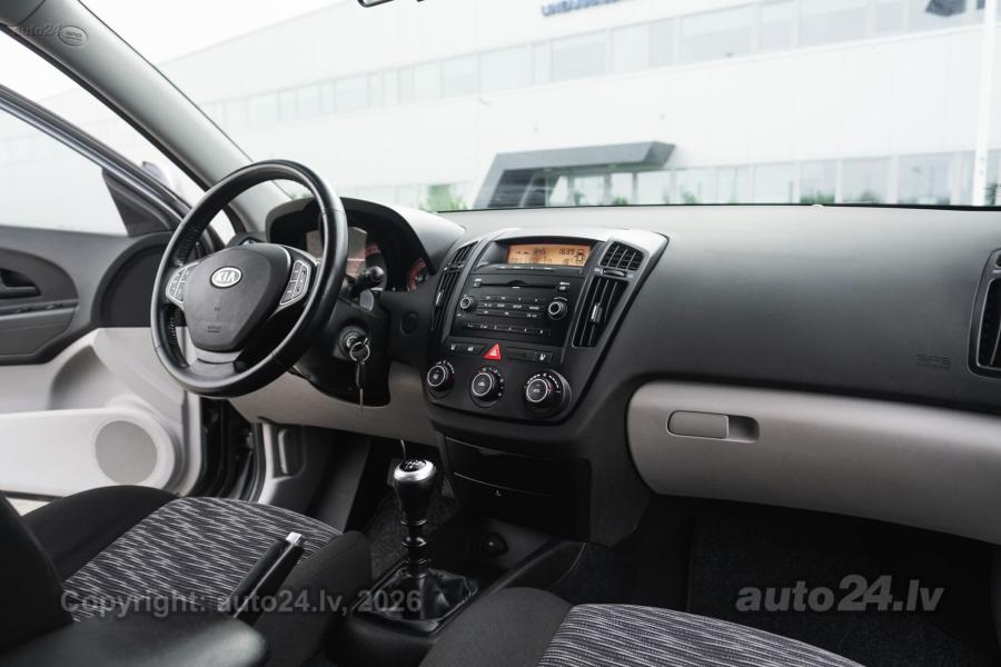 Pelēks Kia Ceed 2008 Tallina, ar dzinēja tilpumu 1.60 L un nobraukumu 220 tūkst. km par 1999 €, foto 11 vietnē AUTOMOTO.COM.LV